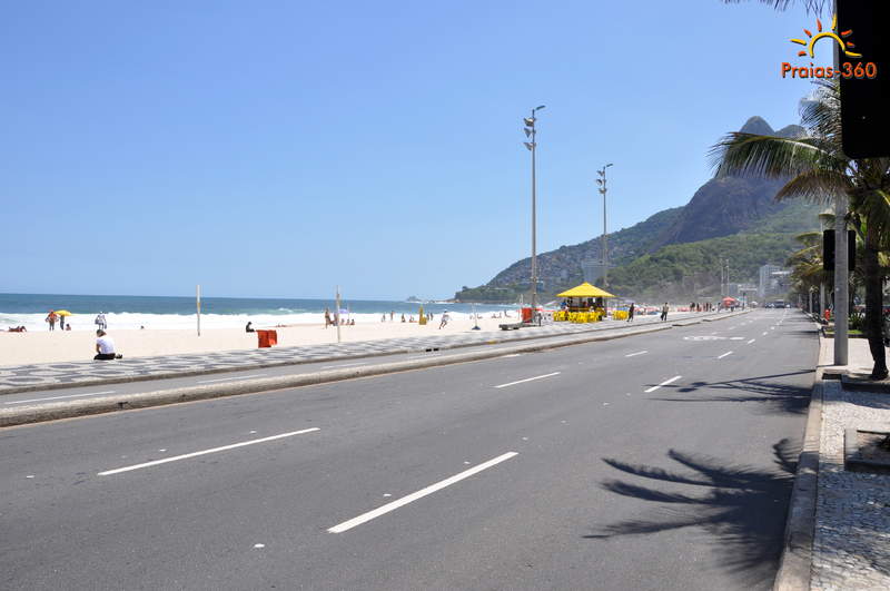 Praia do Leblon